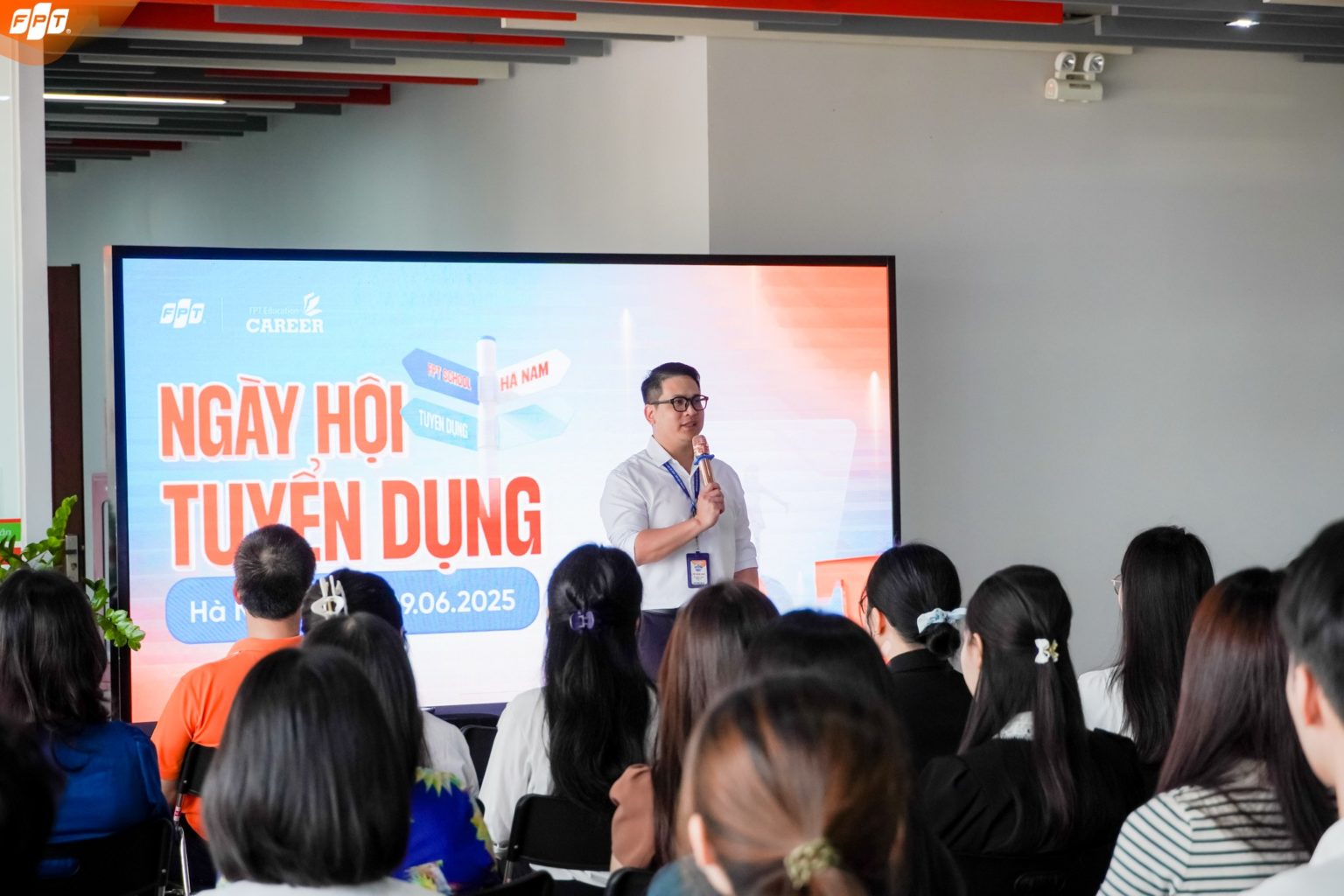 Trường Tiểu học, THCS và THPT FPT Hà Nam chào đón gần 150 ứng viên tham ...