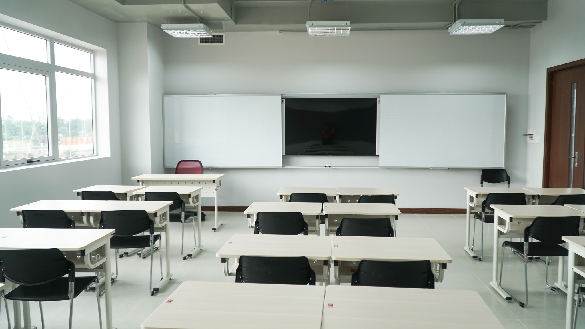 Ngắm nhìn lớp học hiện đại, thoải mái và an toàn của FPT Schools Hà Nam ...